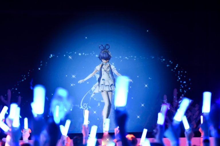 从94楼高空至蔚蓝海底 震撼直击洛天依2019生日会 | ANICOGA