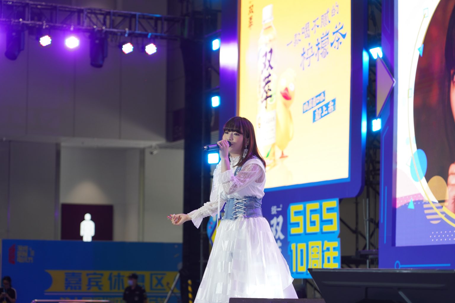 专访亚咲花：我也在期待在未来的某天能为大家呈现帅气的亚咲花。 | ANICOGA