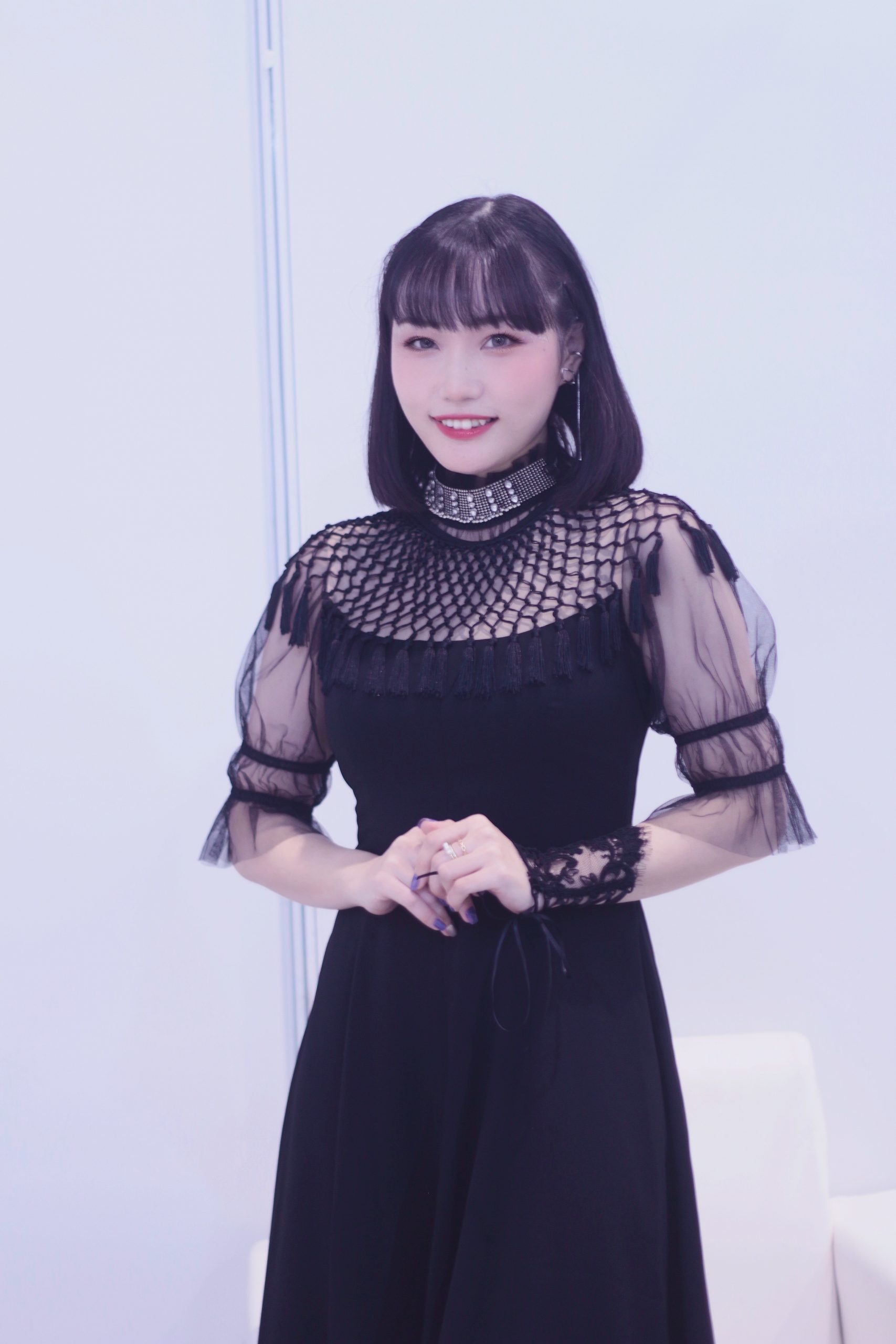 专访安月名莉子：就像莉可等人一样，在这段不知何时才能结束的旅途中，仍想满怀憧憬地继续歌唱。 | ANICOGA